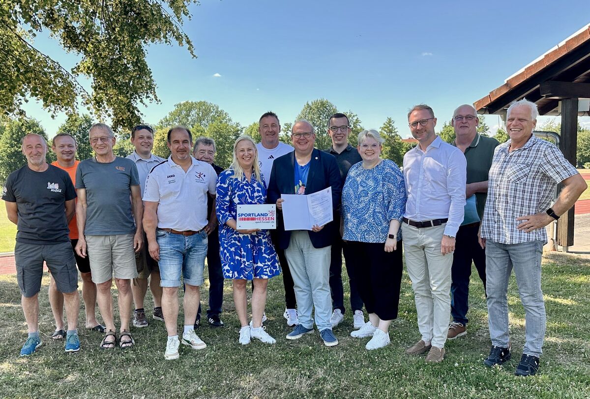 Sportministerin Stolz übergibt Förderbescheid für Alsfeld | familie ...
